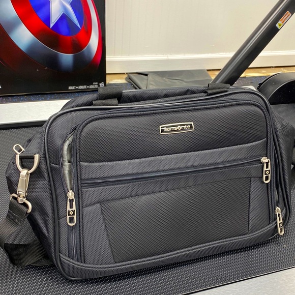 Samsonite | Other | Samsonite Bag With The Handle And Pockets | Poshmark